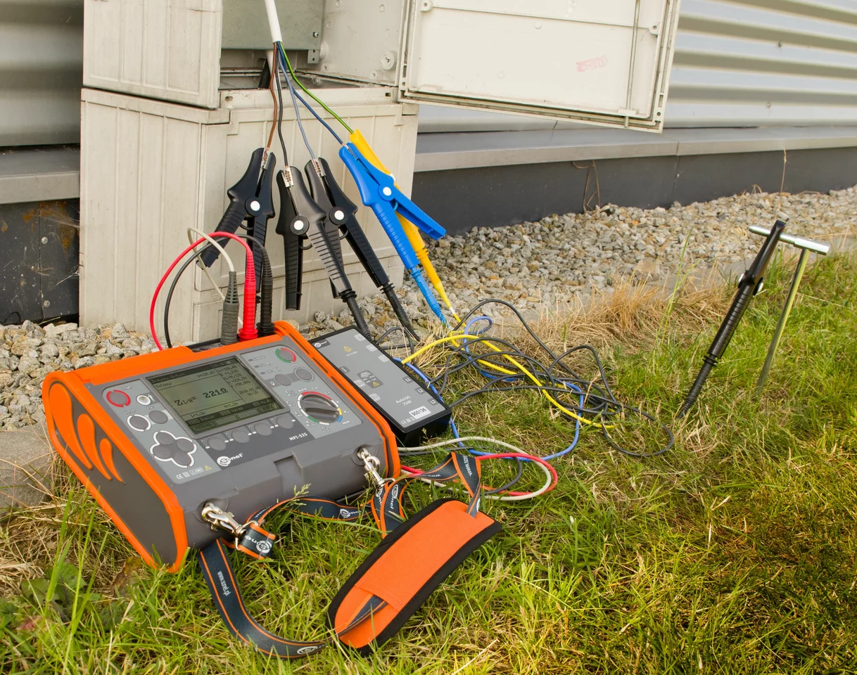 Multi-function meter of electrical system parameters Sonel MPI-525 ...